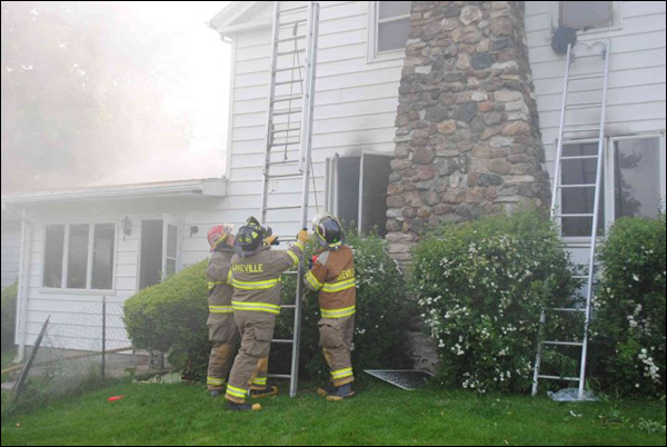 East Avon, N.Y. Firefighters Attack House Fire | Firehouse