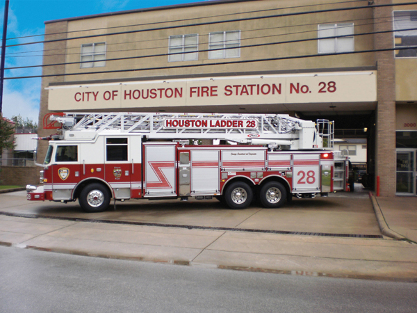 Pierce Heavy-duty Aluminum Aerial Ladders Delivered to Houston | Firehouse