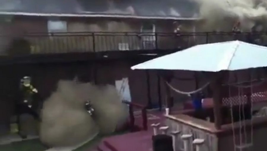Raw Video: La. Firefighters Englufed in Smoke at Blaze | Firehouse