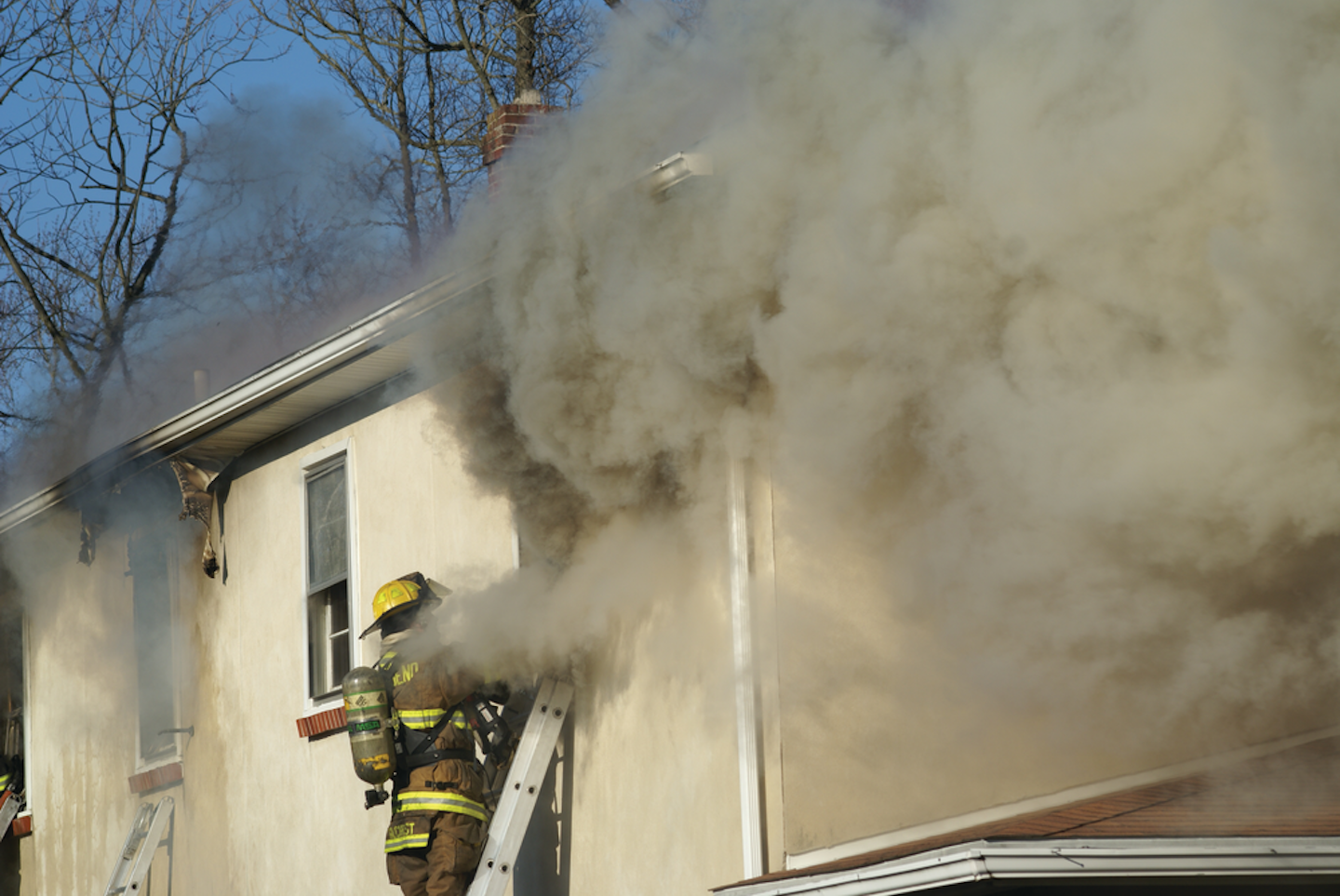 Delaware firefighters escape before flashover | Firehouse