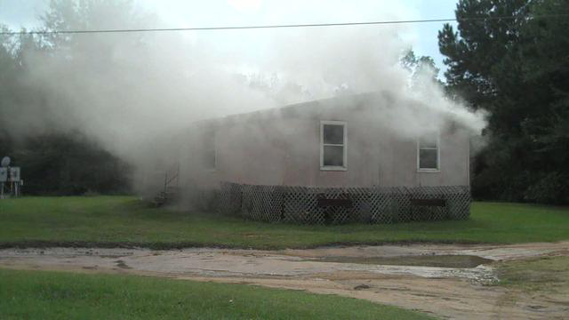 Florida Firefighters Battle Mobile Home Fire | Firehouse