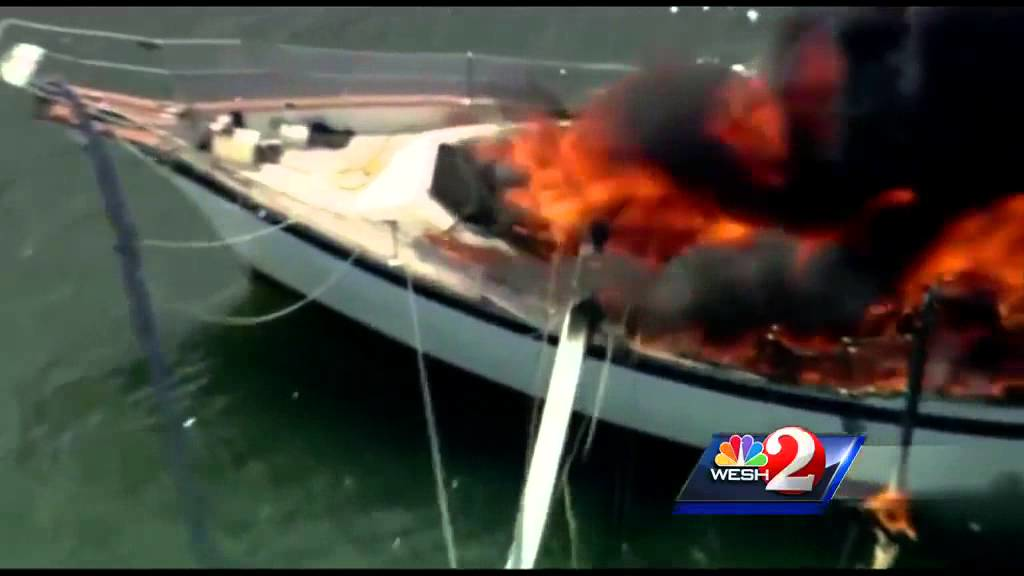 Raw: Boat Strikes Power Lines in Fla. River | Firehouse