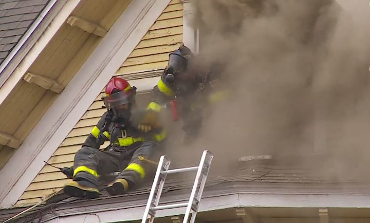 Fire Video - Minneapolis Firefighter Bail Out Window, Escape Flashover ...