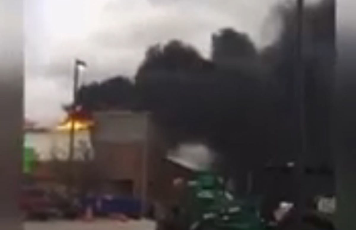 Ky. Grocery Store Evacuated After Roof Catches Fire | Firehouse