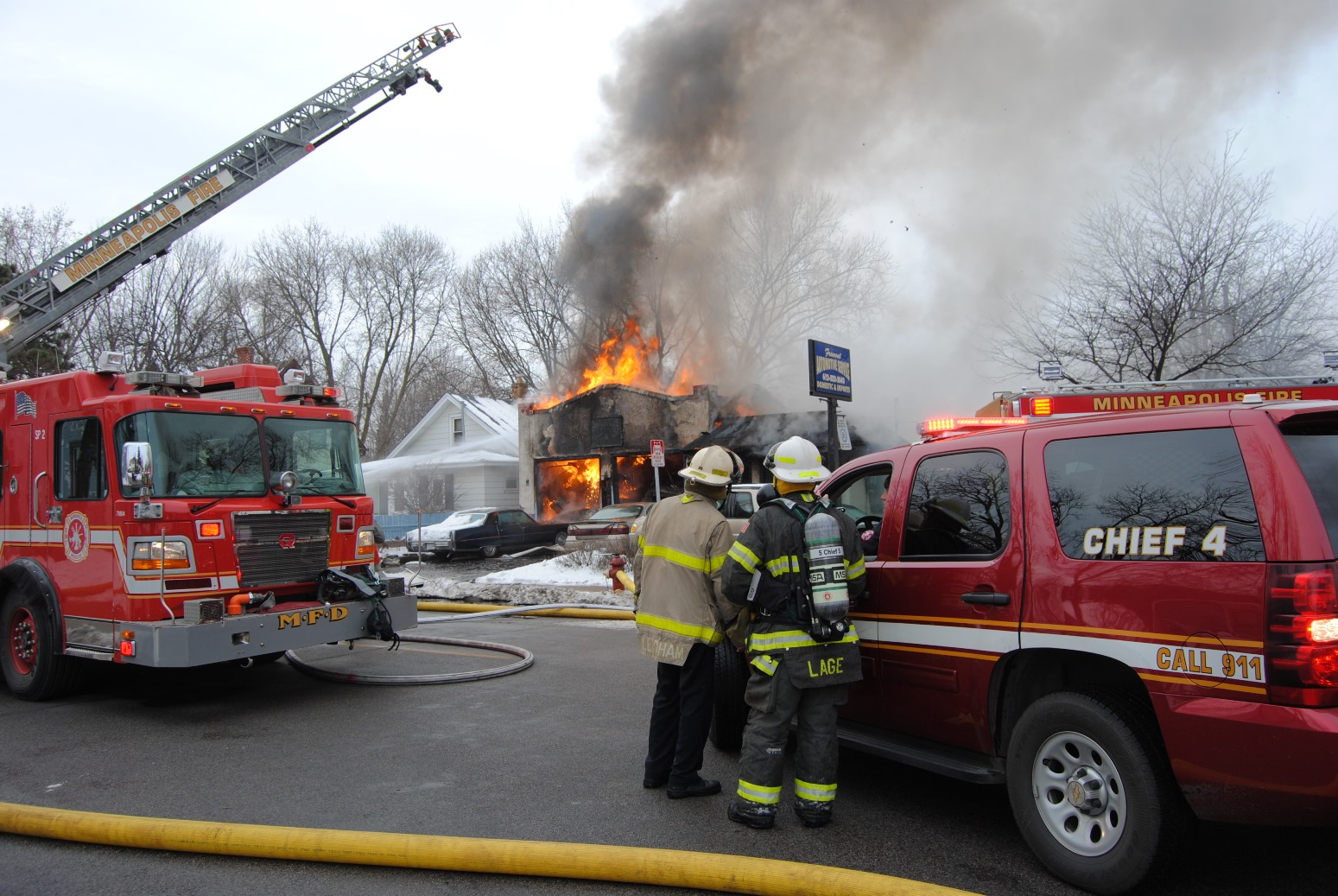 Fireground Photos - Minneapolis Firefighters Use Defensive Attack on ...