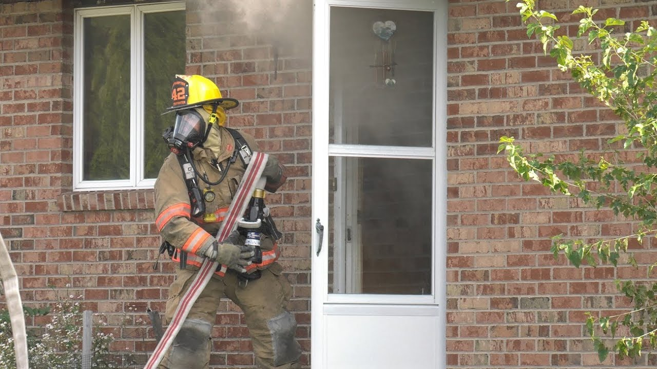 Watch PA Firefighters Tackle Working House Fire | Firehouse