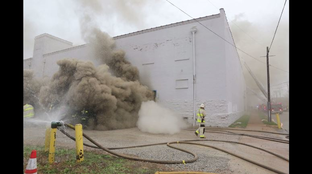 Photographers Recall Collapse of Burning St. Louis Warehouse ...