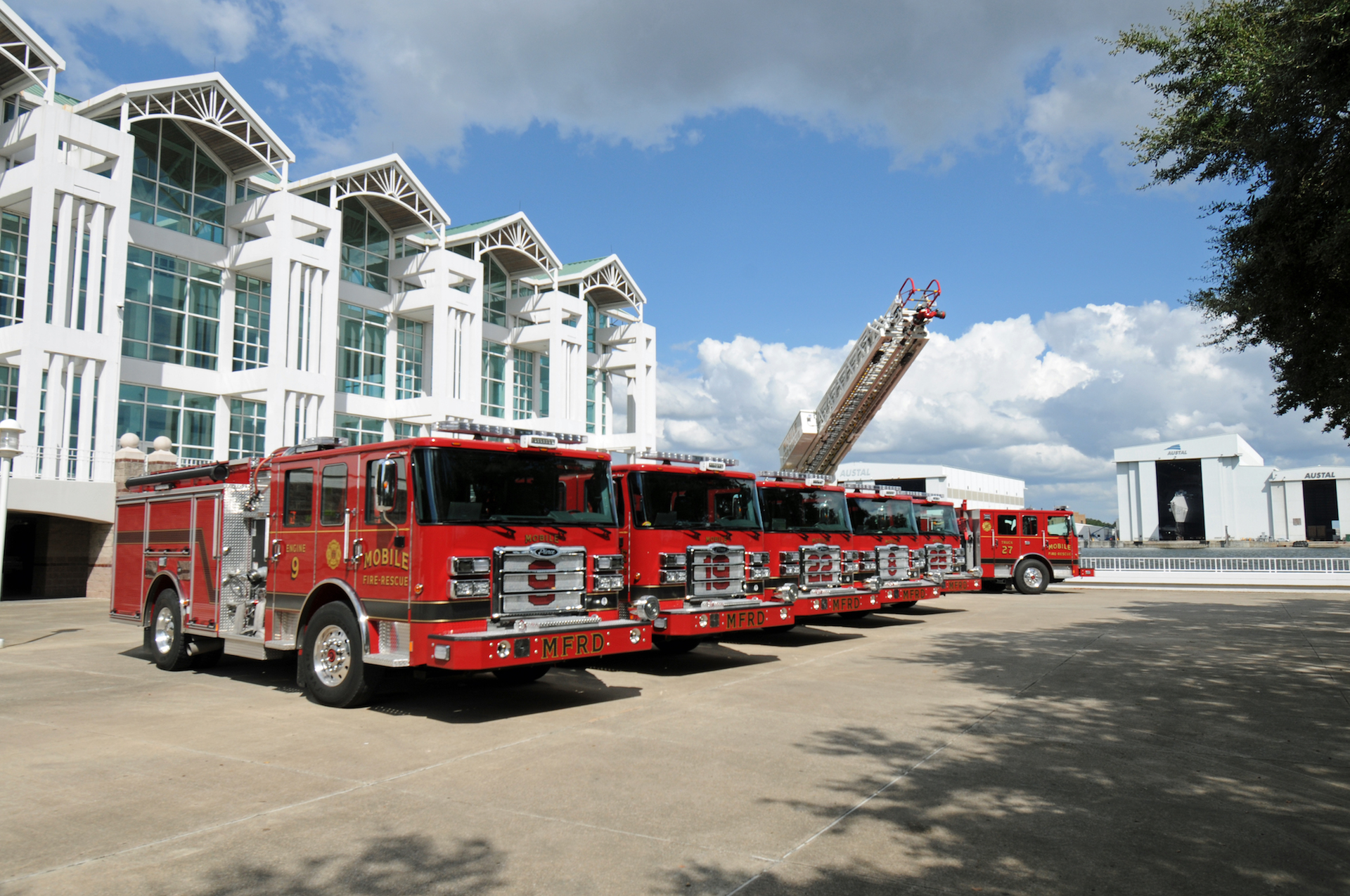 Pierce Delivers 5 Enforcer Pumpers and 1 Ascendant 107’ Aerial Ladder ...