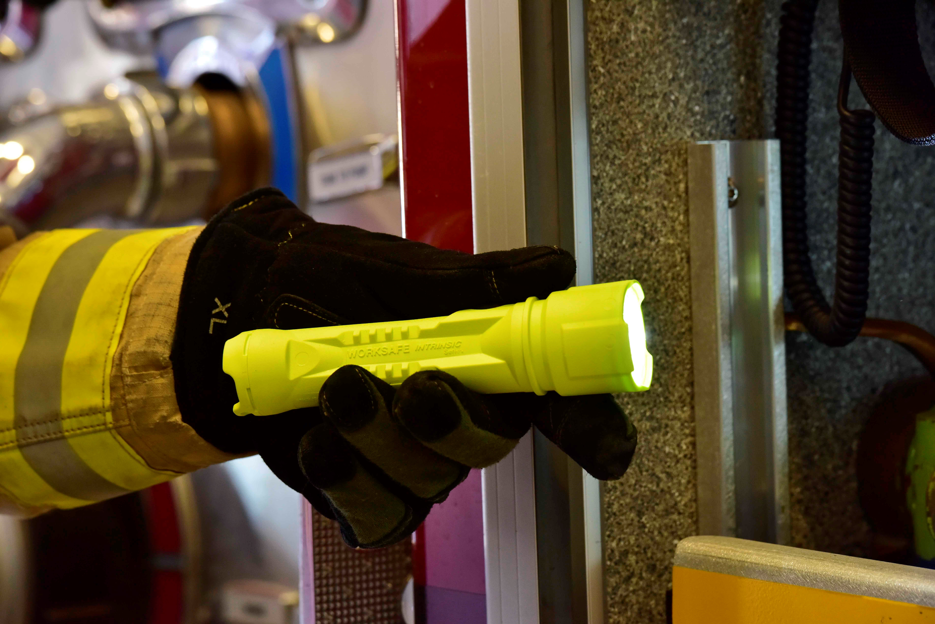 Product of the Day: Koehler Bright Star -- Razor 2 Flashlight | Firehouse