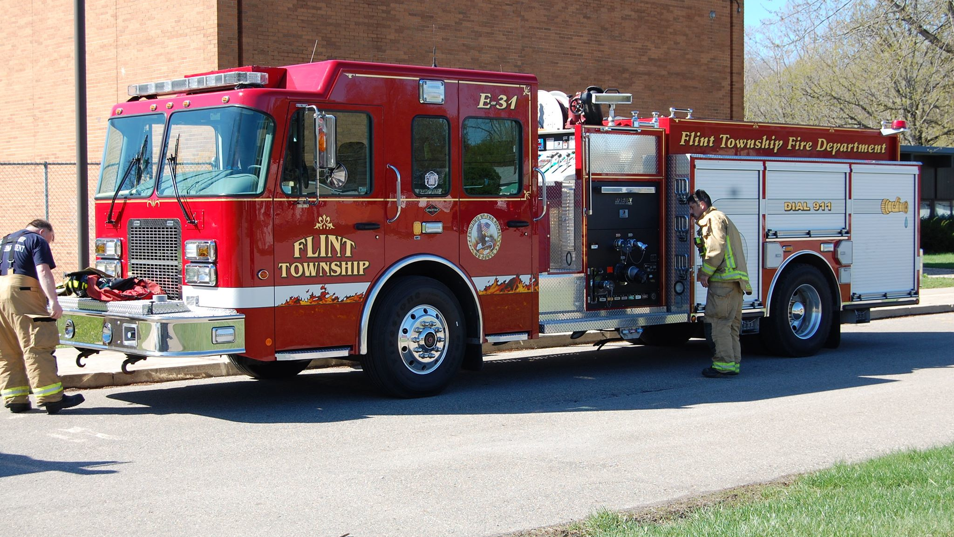 Flint MI Firefighters Rescue Pregnant Woman in Burning Car | Firehouse