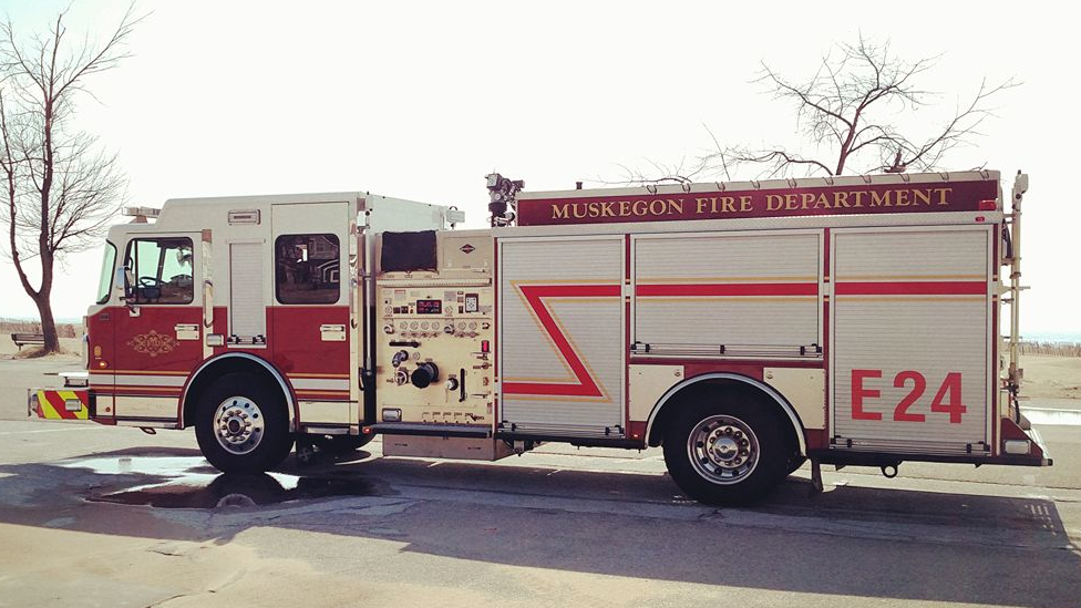 Muskegon MI Firefighters, Police Rescue Three Kids from House Blaze ...