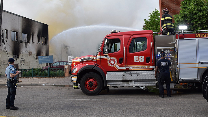 MN Police Training to Better Protect Firefighters During Protests ...