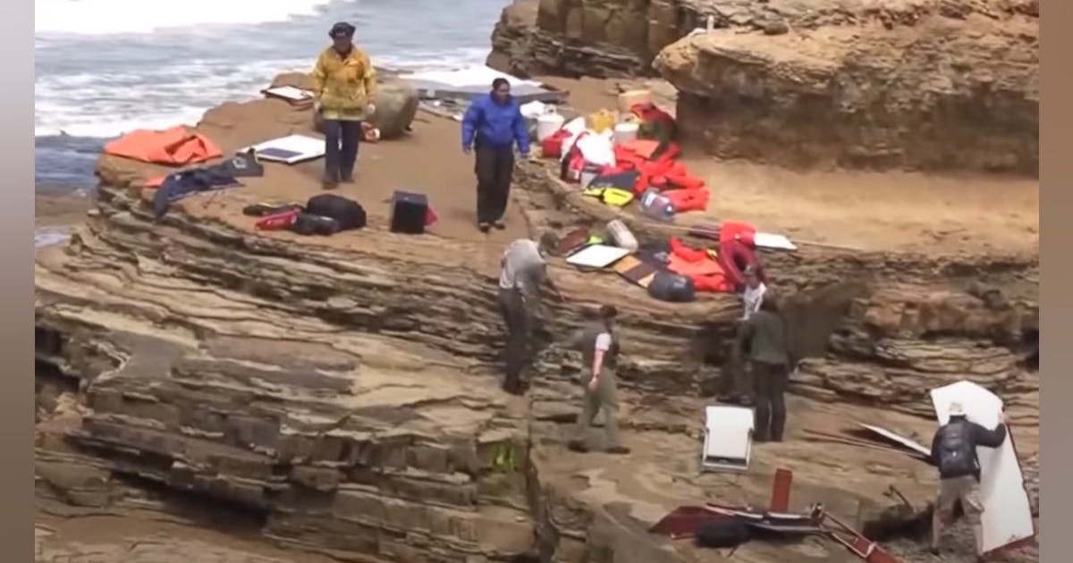 Three Dead after Suspected Smuggling Boat Capsizes off CA Coast | Firehouse Three Dead after Suspected Smuggling Boat Capsizes off CA Coast | Firehouse