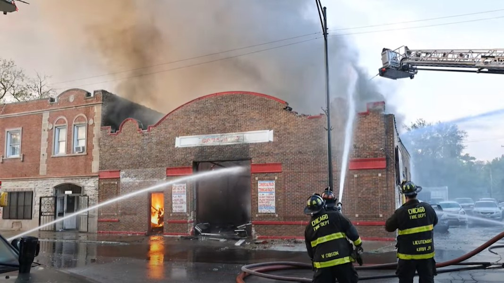 Watch Chicago Firefighters Battle Auto Body Shop Fire | Firehouse