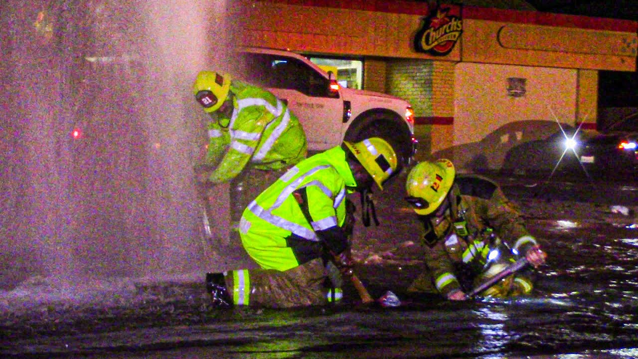 Watch LAFD Crew Handle Sheared Fire Hydrant | Firehouse
