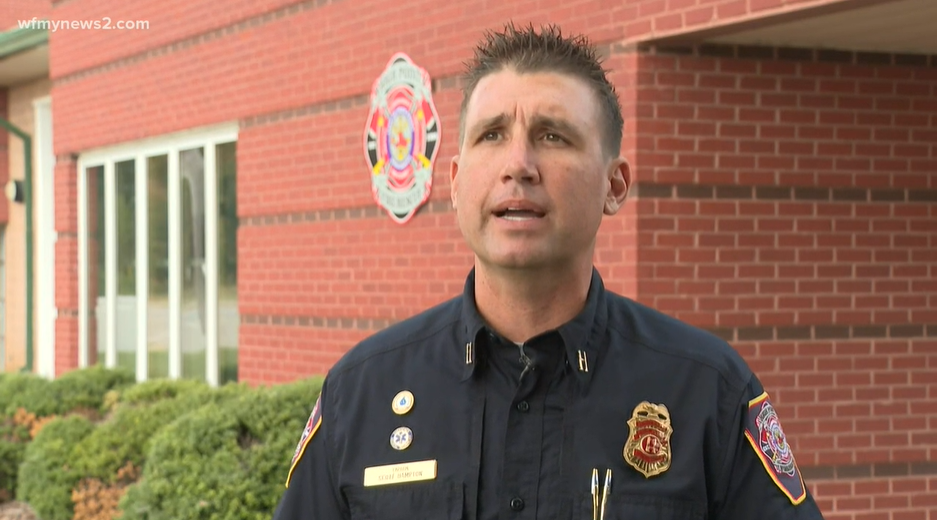 Off-Duty NC Firefighter Alerts Family to House Fire | Firehouse