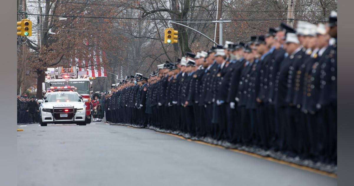Photos Fdny Lieutenant Laid To Rest Firehouse