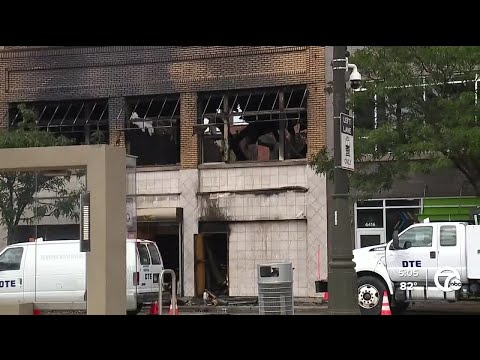 Detroit FFs Contained Bar Blaze that Threatened Block | Firehouse