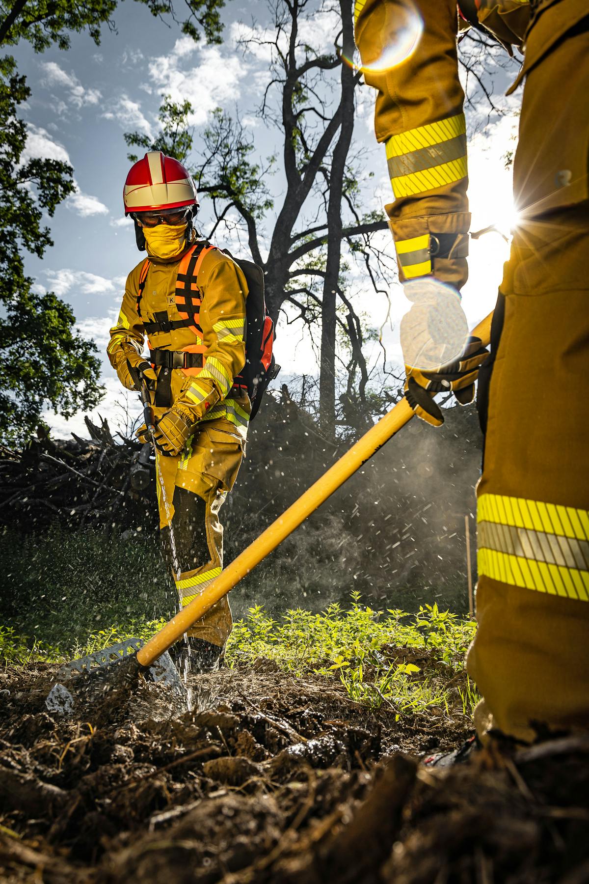 Rosenbauer Presents a New GAROS G10 Forest Fire Protective Suit | Firehouse