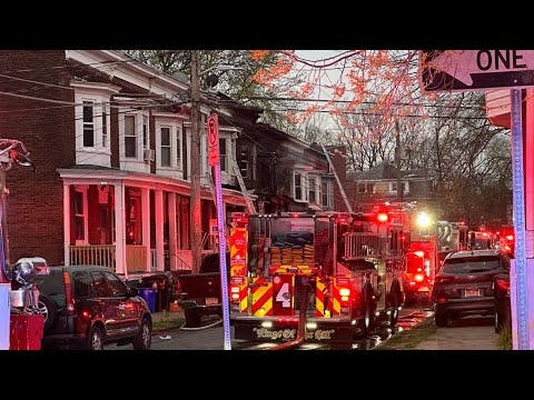 Women Alert Harrisburg, PA, Neighbors to House Fire | Firehouse