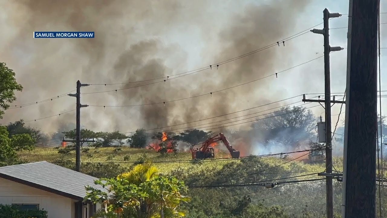 Kaumakani, HI, Residents Return after Brush Fire Contained | Firehouse