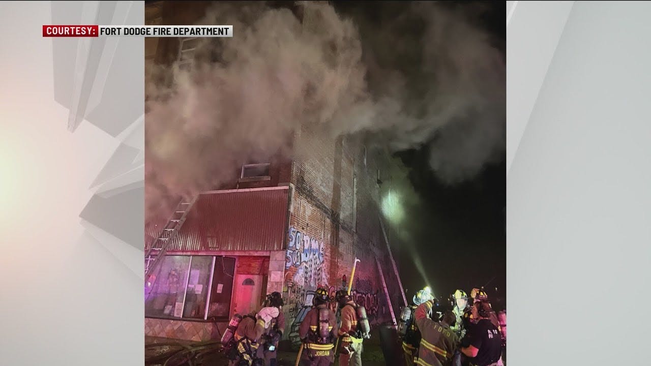 Fort Dodge, IA, Firefighters Improvise to Rescue Woman from Fire ...