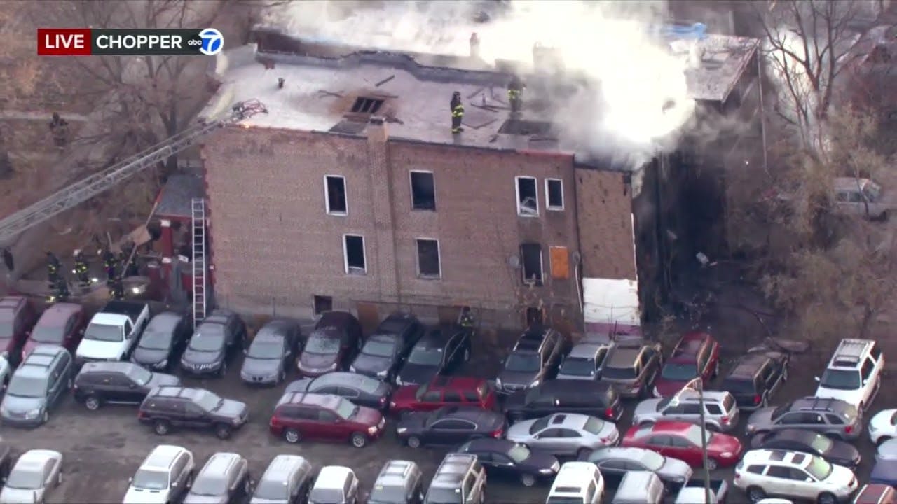 Two Hurt in Chicago Building Fire | Firehouse