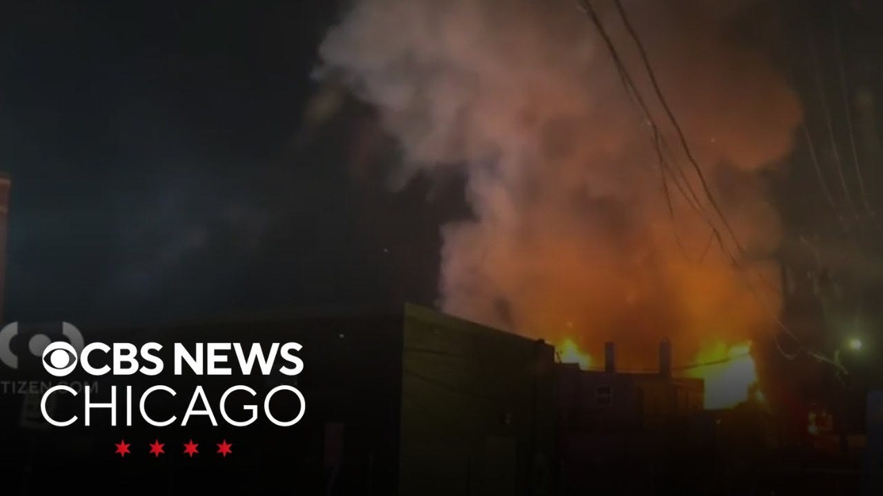 Fire Engulfs Commercial Building Chicago | Firehouse