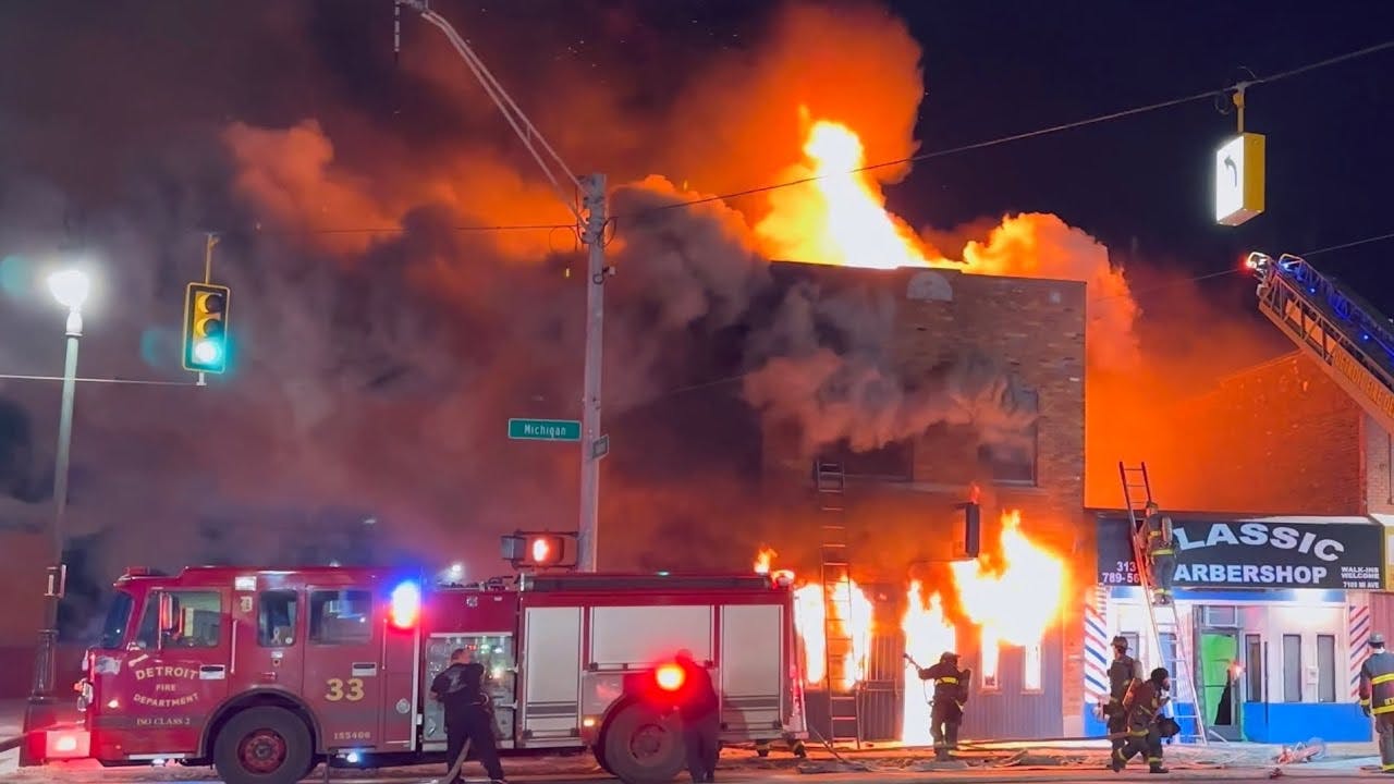 Vacant Commercial Building Fire Tackled by Detroit Crews | Firehouse