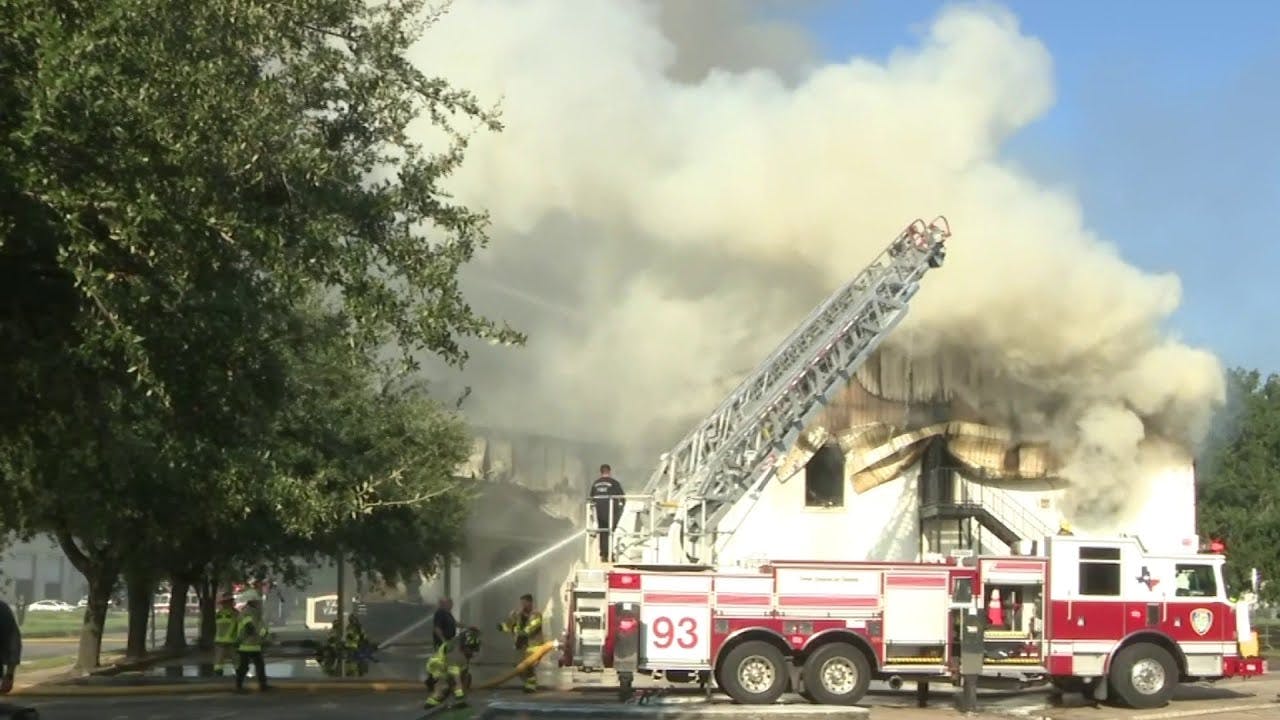 Houston Firefighters Hurt Hooking up to Hydrant at Church Fire | Firehouse